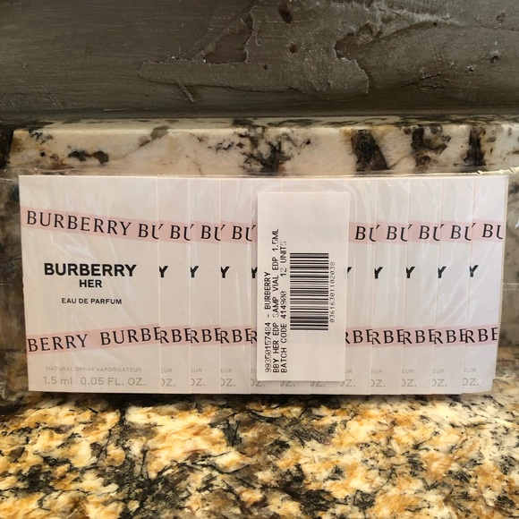 Burberry | Bath & Body | 2pc Burberry Her Sample Vial Spray Card Bundle ...